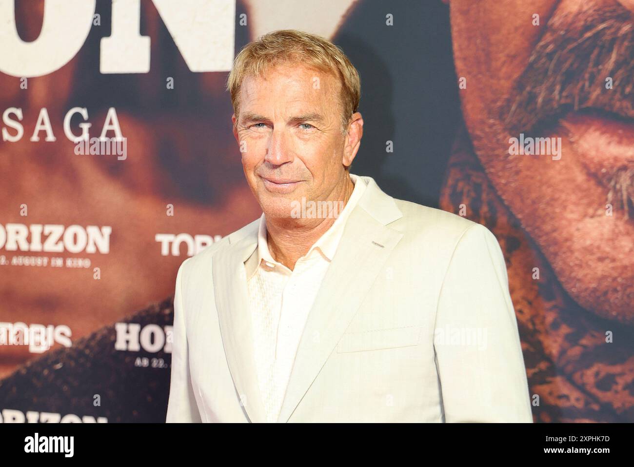 Roter teppich photocall hi-res stock photography and images - Alamy