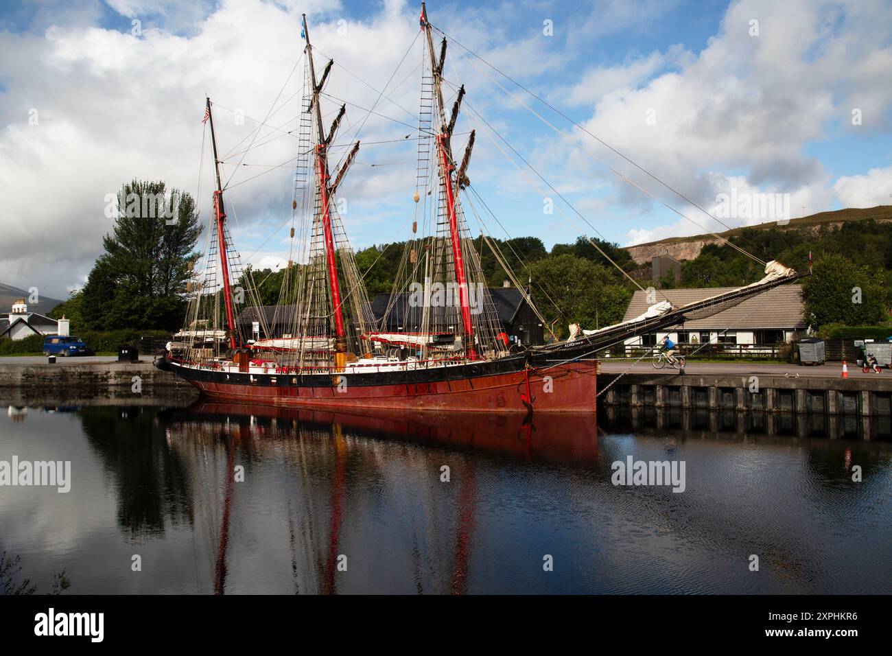 Herring drifter Alvei (originally steam powered) built in Montrose ...