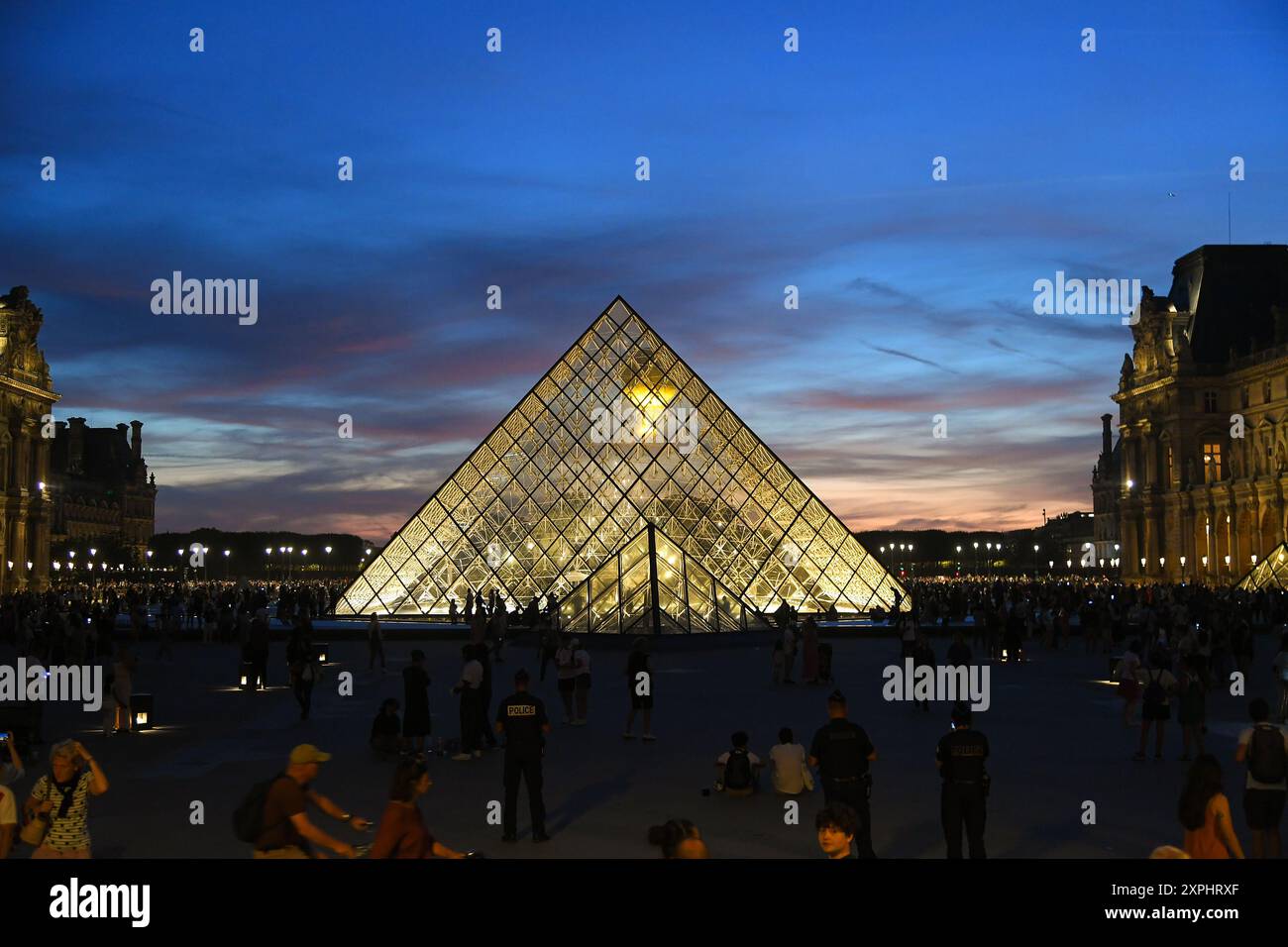 Olympiade paris hi-res stock photography and images - Alamy