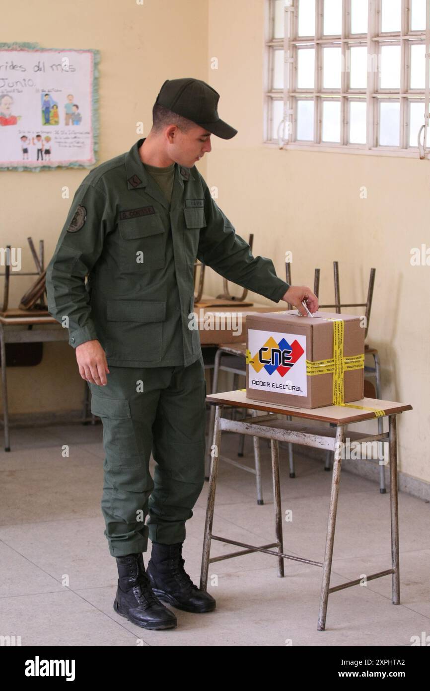 Box during elections hi-res stock photography and images - Alamy