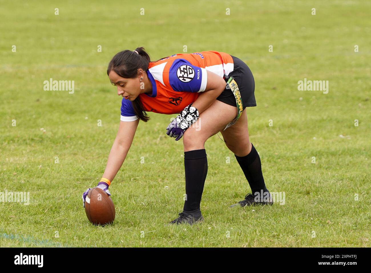 Athlete playing football hi-res stock photography and images - Alamy