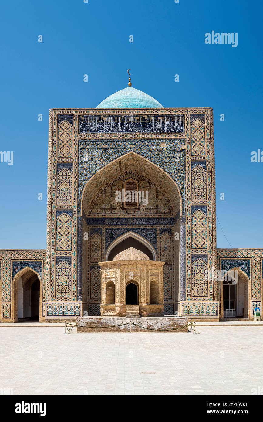 Bukhara mosque dome hi-res stock photography and images - Alamy