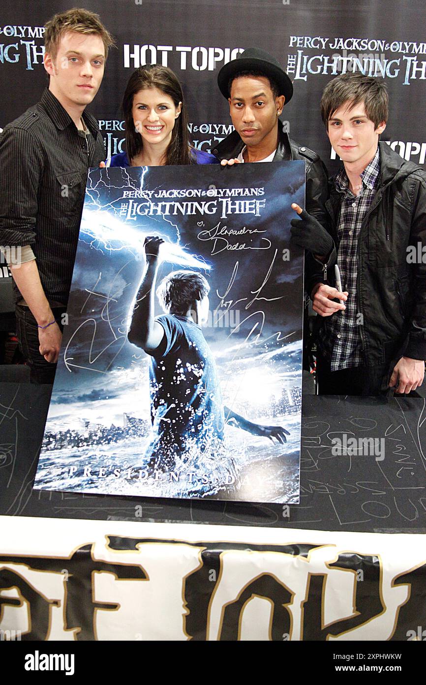 Cast members from Percy Jackson and the Olympians The Lightning Thief ...