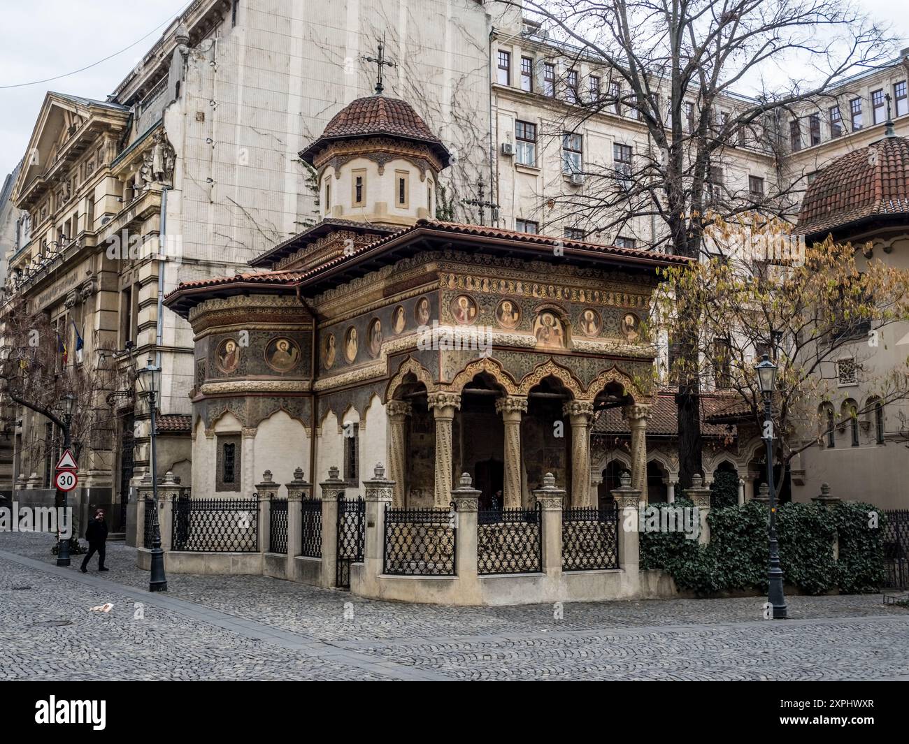 Stavropoleos Church, Old Town Bucharest, Romania Stock Photo - Alamy