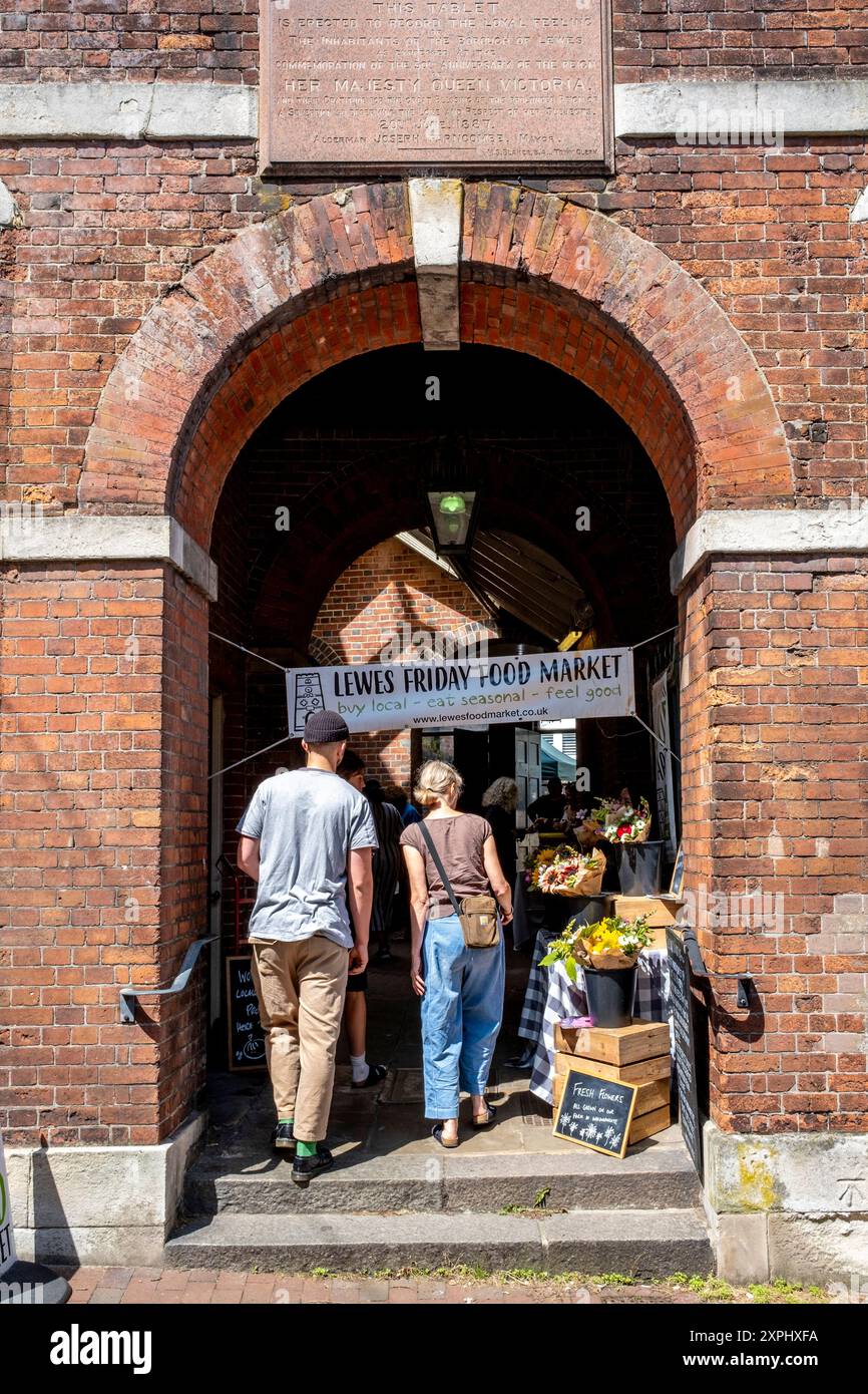 Friday food market hi-res stock photography and images - Alamy