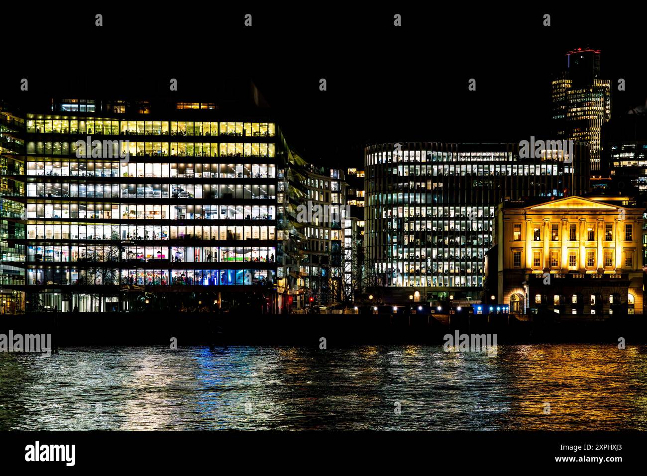 Modern london commercial buildings hi-res stock photography and images ...