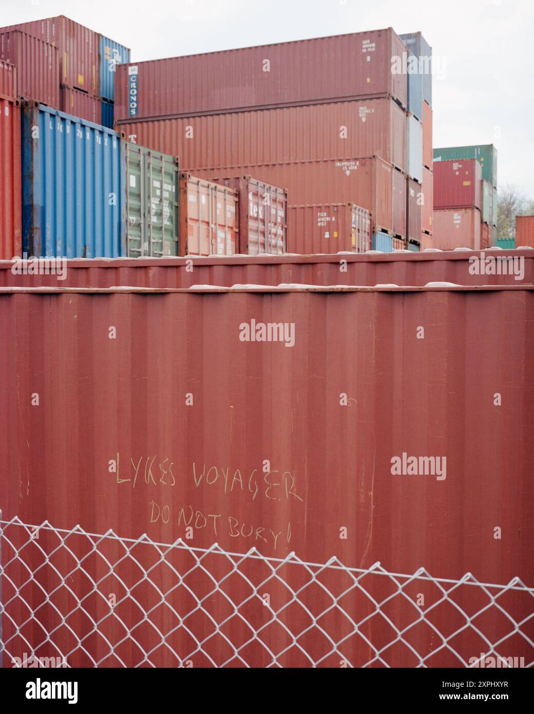 Shipping container graffiti hi-res stock photography and images - Alamy