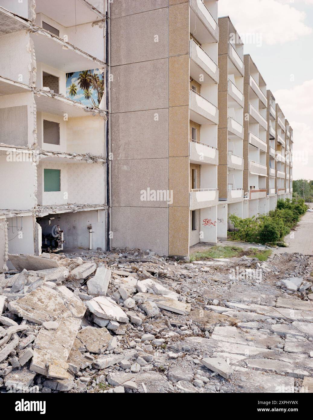 Image shows demolition building hi-res stock photography and images - Alamy