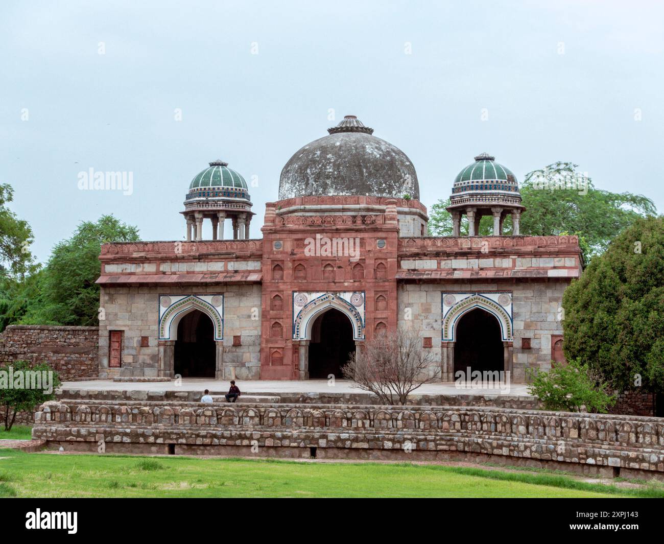 The mosque at the tomb of Isa Khan in the Humayun’s Tomb Complex (Delhi ...