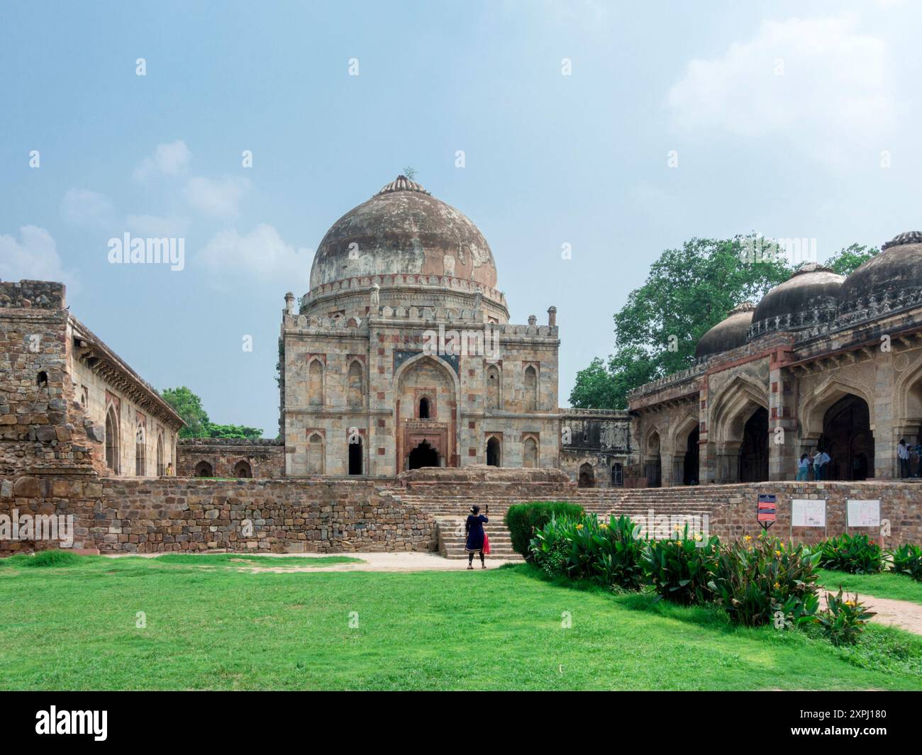 Bara Gumbad and the Friday mosque in Lodi Gardens (Delhi/India Stock ...