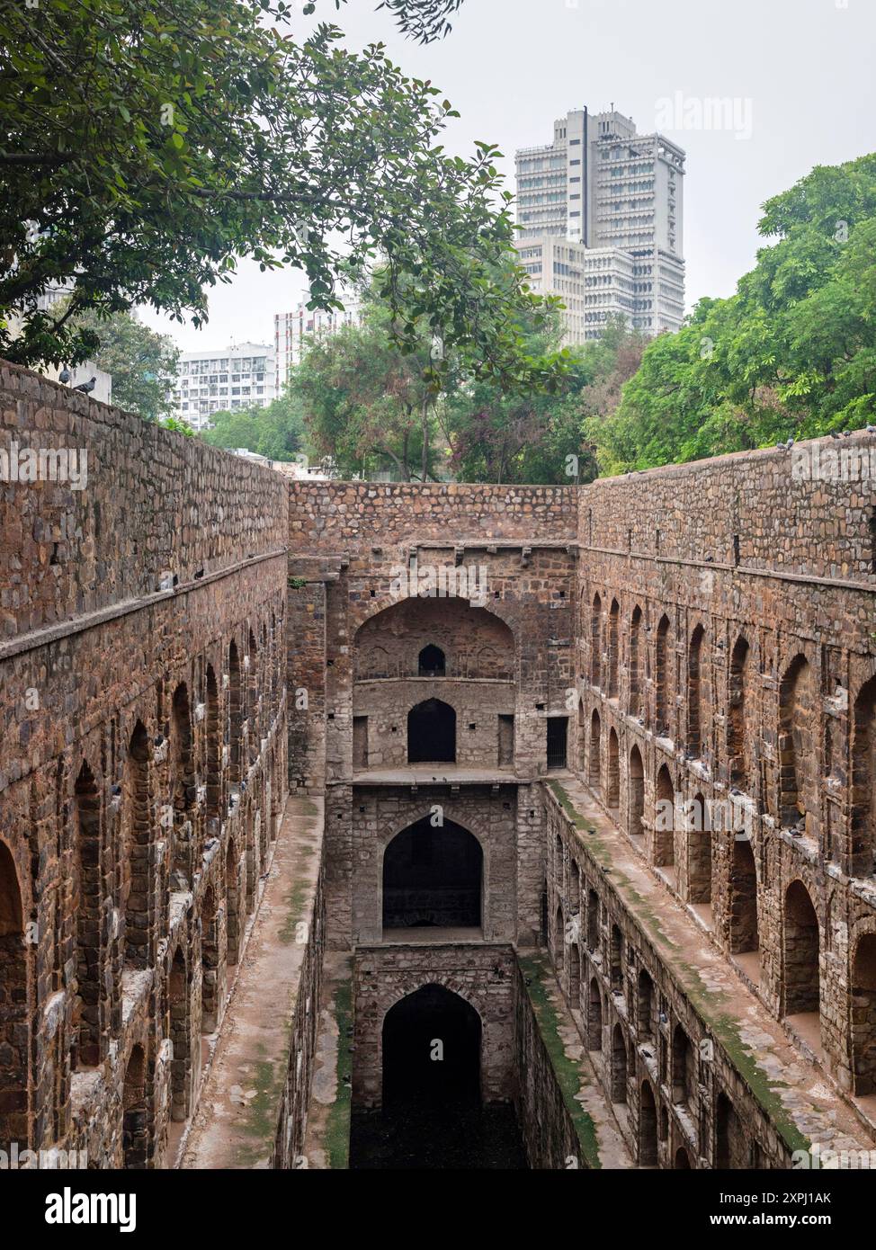 Stepwell delhi hi-res stock photography and images - Alamy