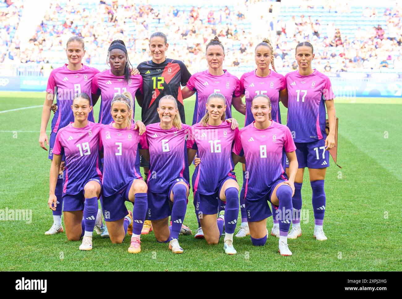Teamphoto starting line up players hi-res stock photography and images ...