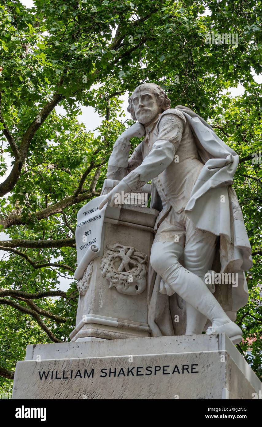 Marble william shakespeare hi-res stock photography and images - Alamy