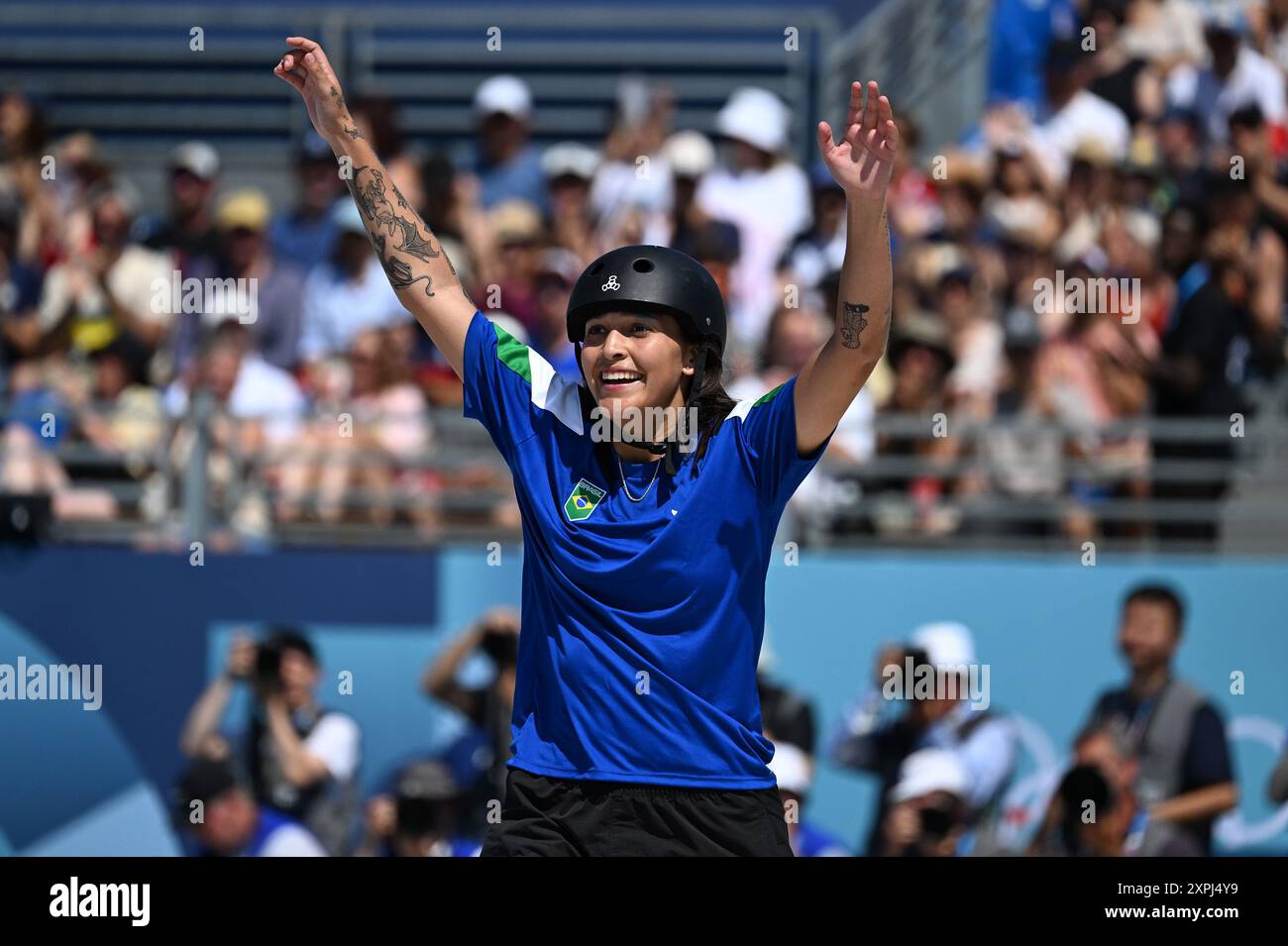 Paris, Fra. 06th Aug, 2024. Isadora Pacheco of Brazil reacts after ...