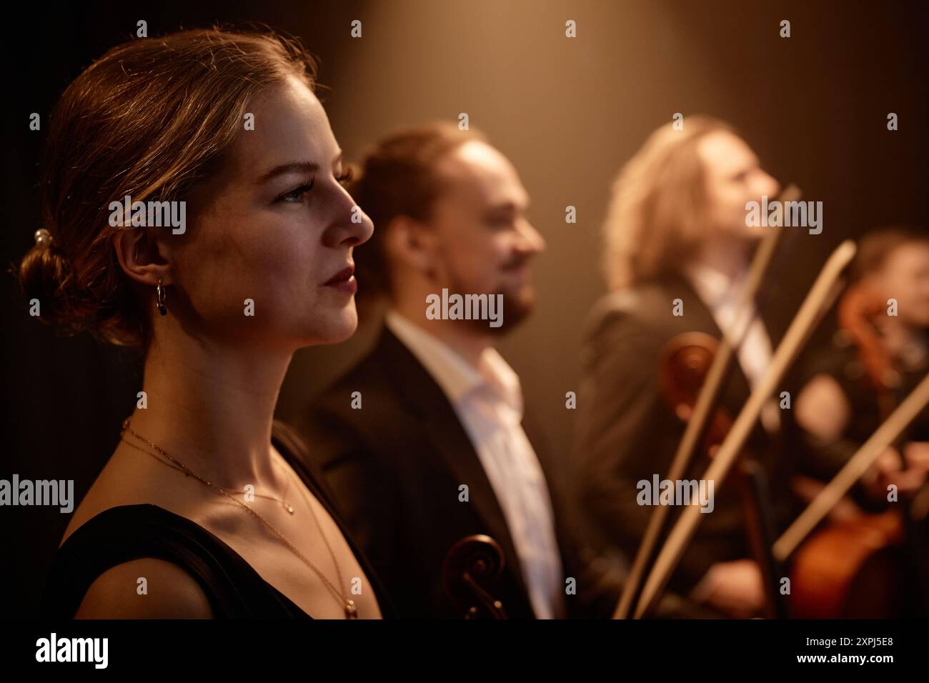 Warm applause hi-res stock photography and images - Alamy