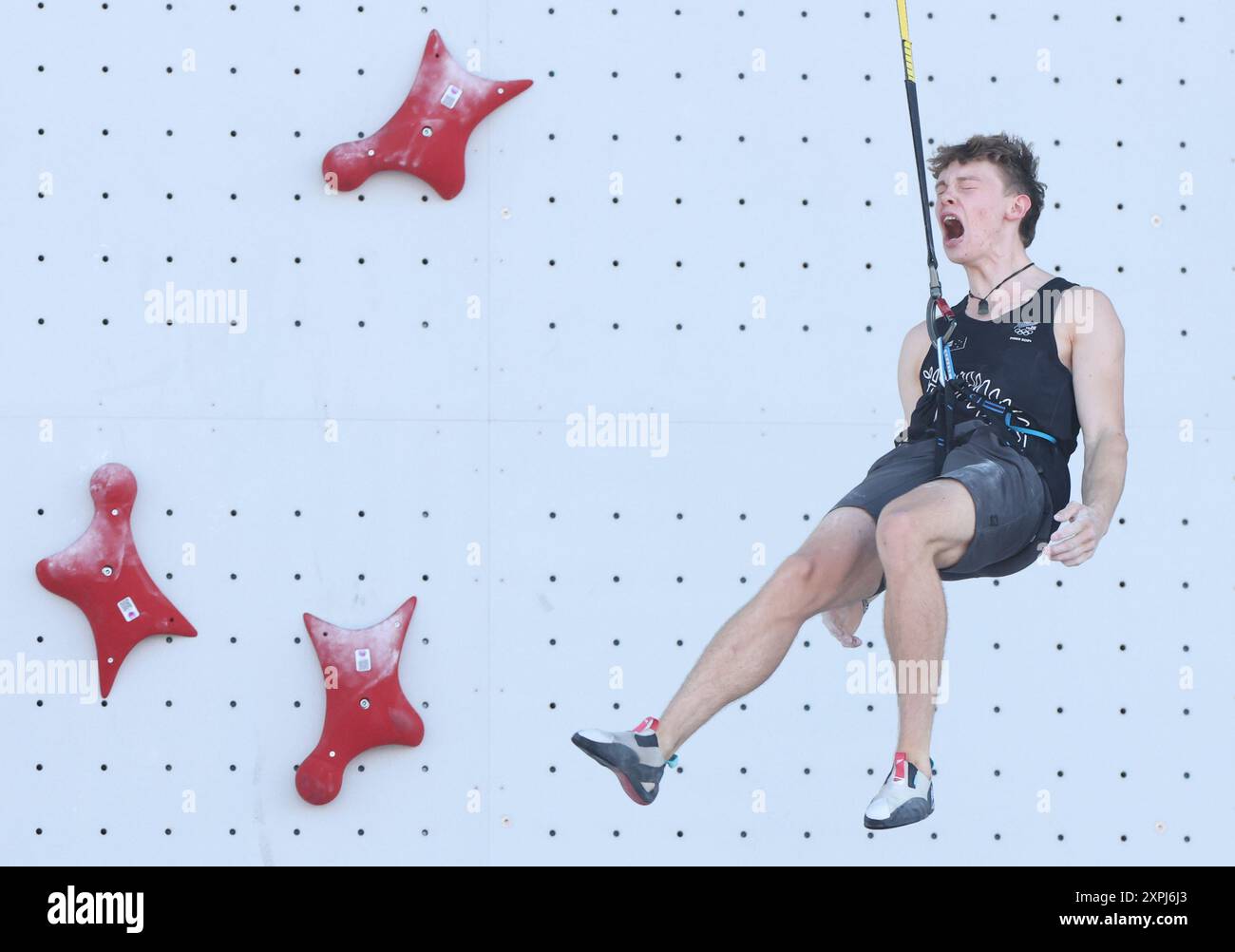 Le Bourget, France. 6th Aug, 2024. Julian David of New Zealand reacts ...