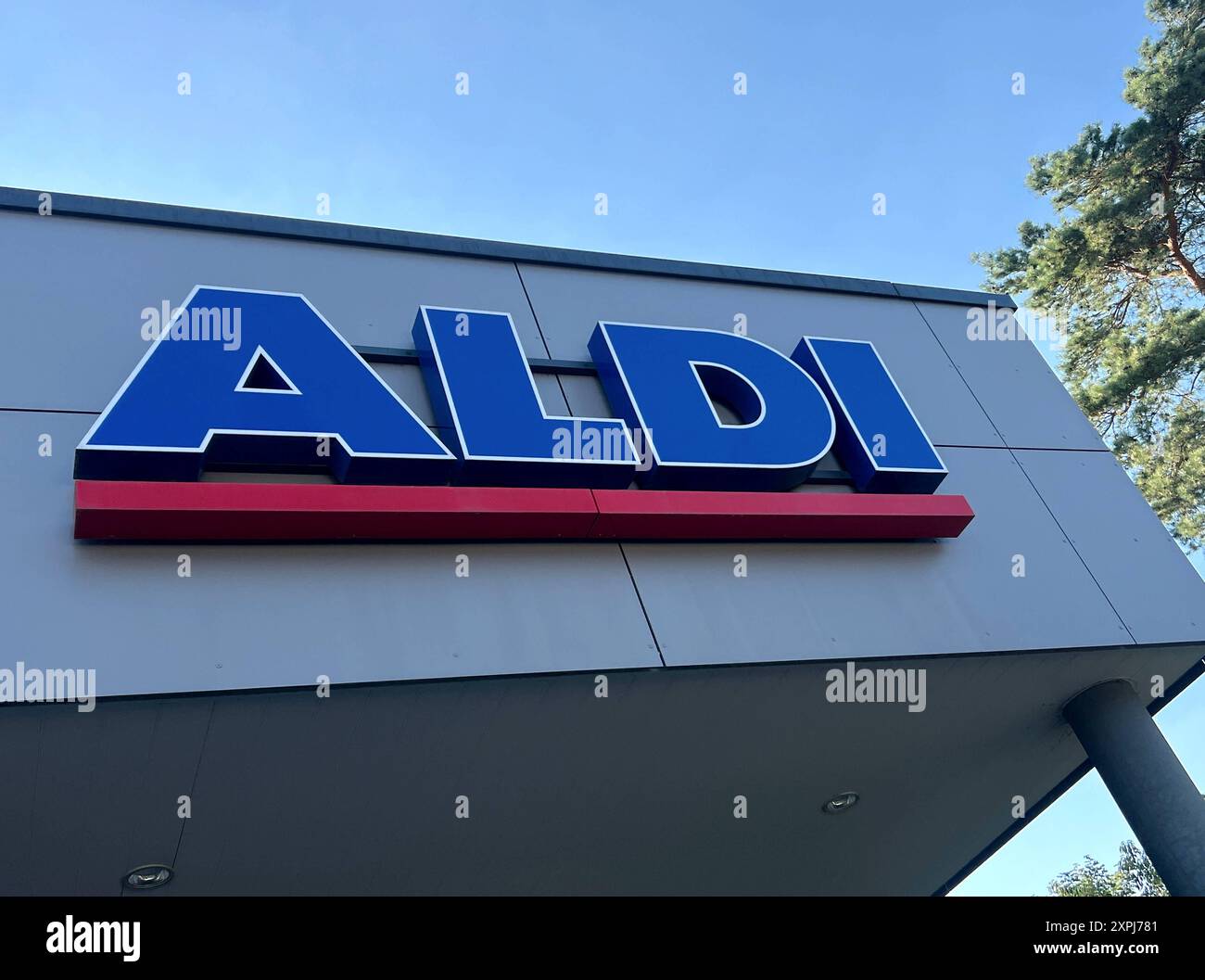 Außenwerbung ALDI Nord *** Outdoor advertising ALDI North Copyright ...
