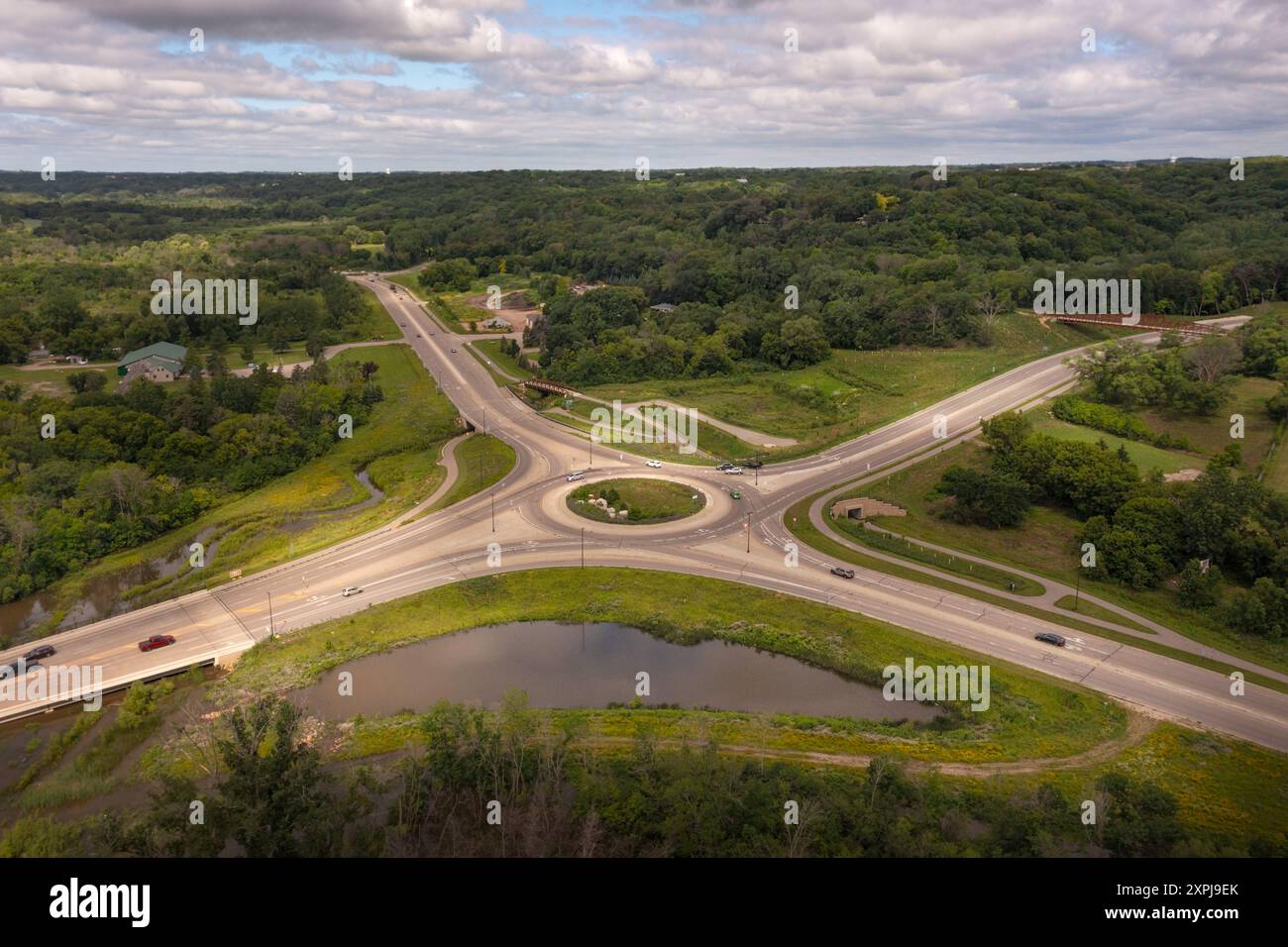 Roundabout pond hi-res stock photography and images - Alamy