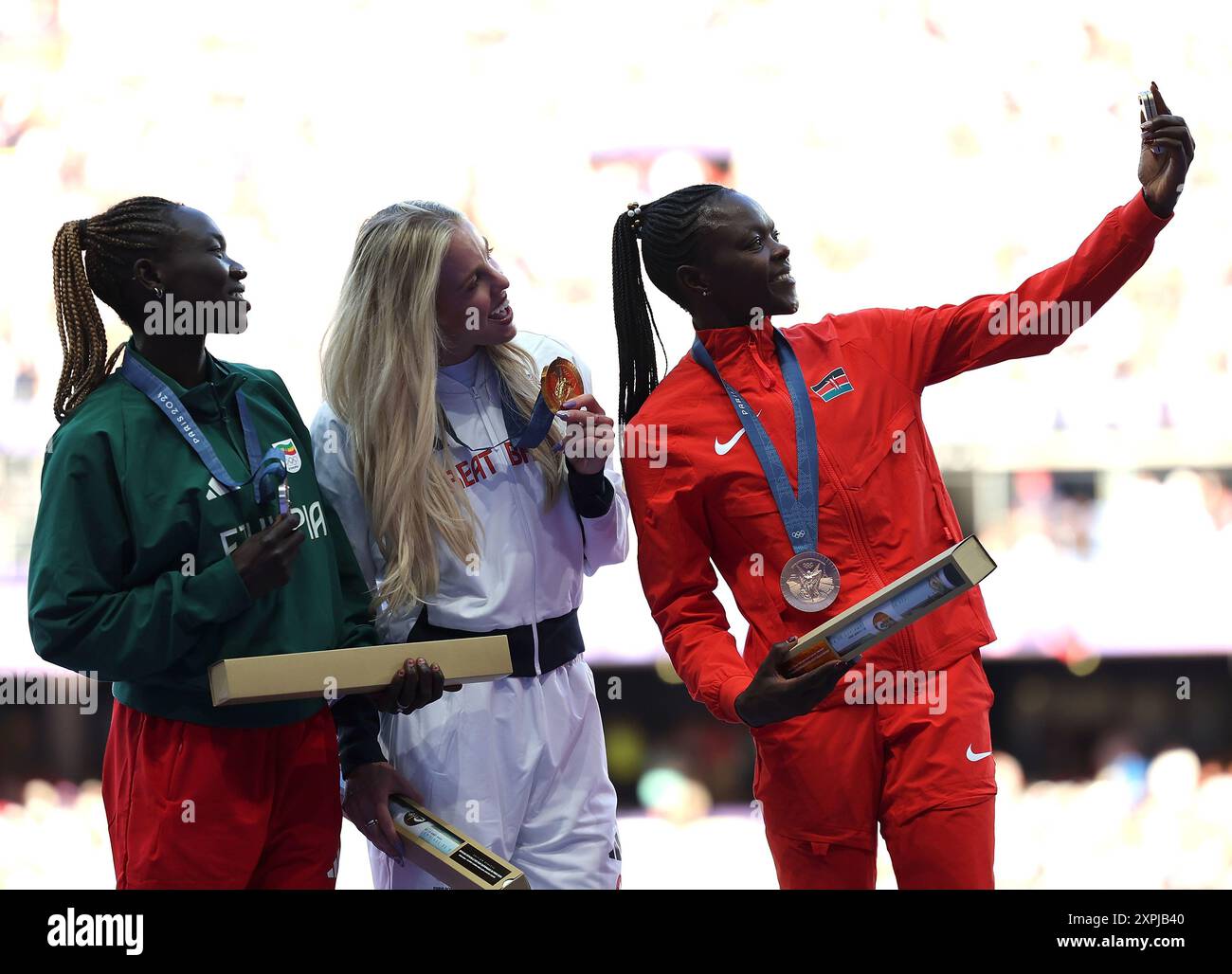 Keely hodgkinson gold hi-res stock photography and images - Alamy