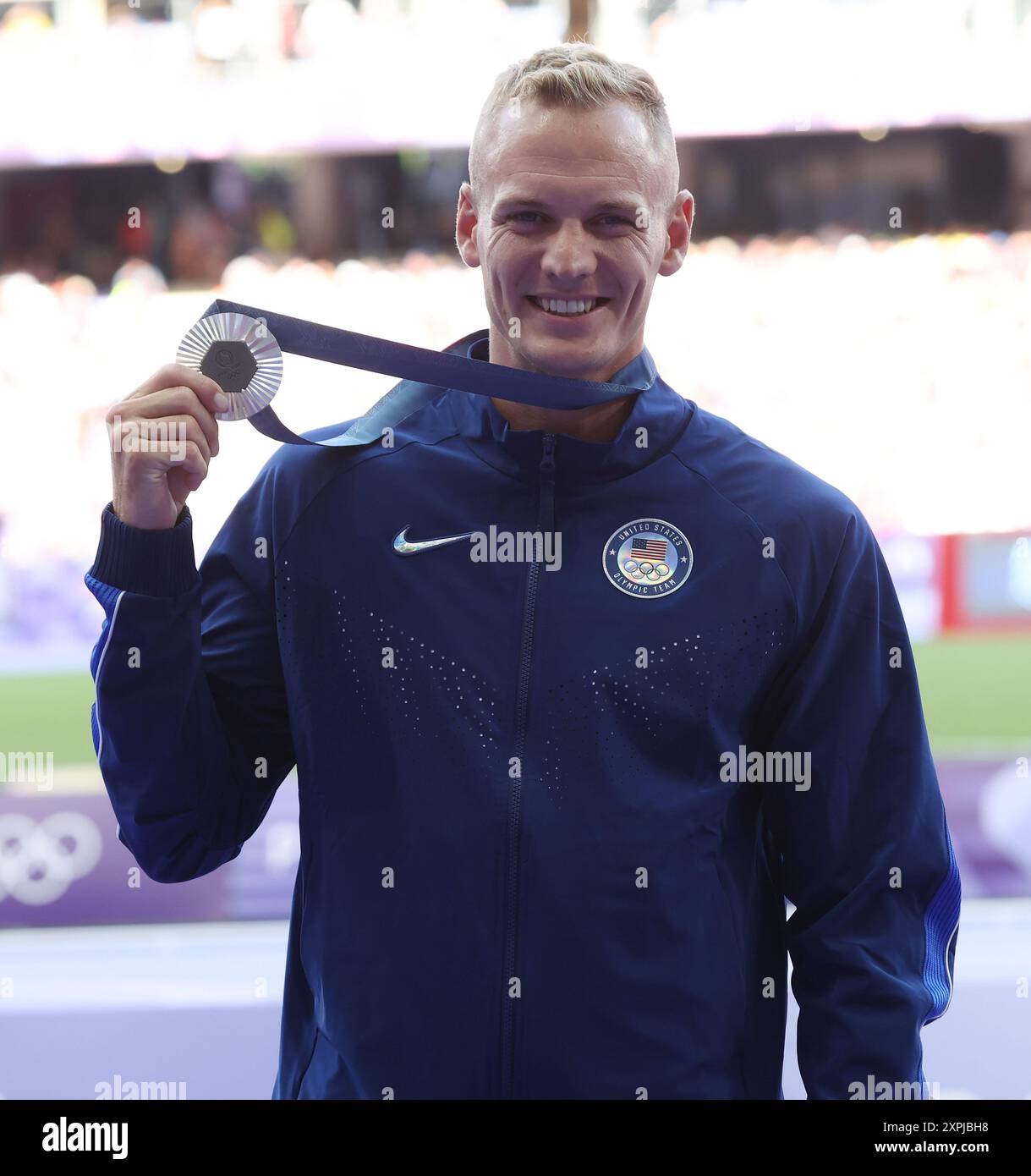 Paris, France. 06th Aug, 2024. USA 's Sam Kendricks celebrates with his ...