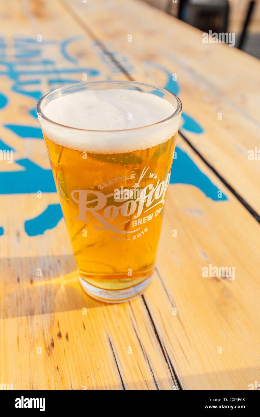 Rooftop brewing hi-res stock photography and images - Alamy