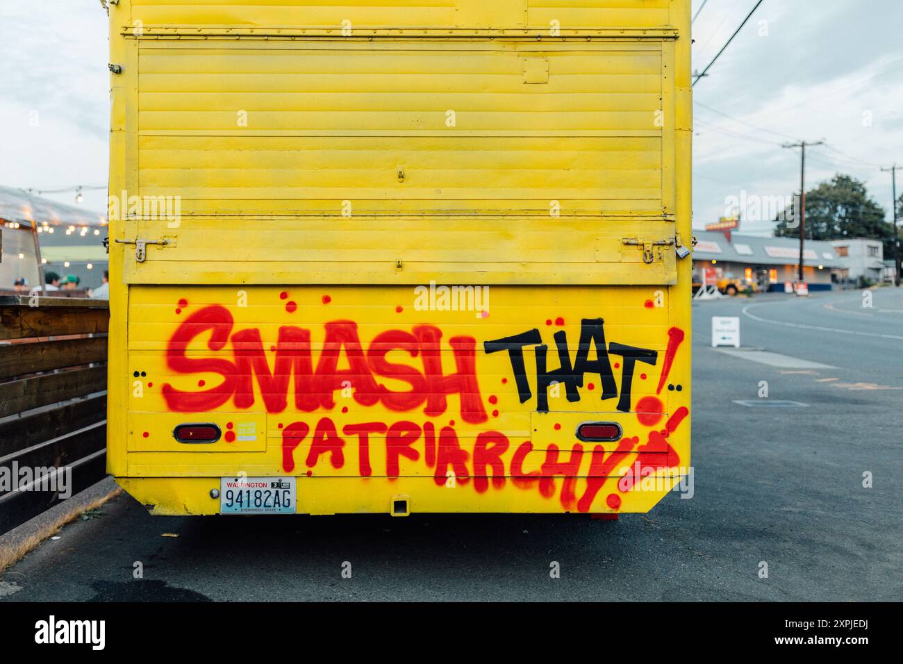 Smash That, a smash burger food truck, outside Rooftop Brewing in ...