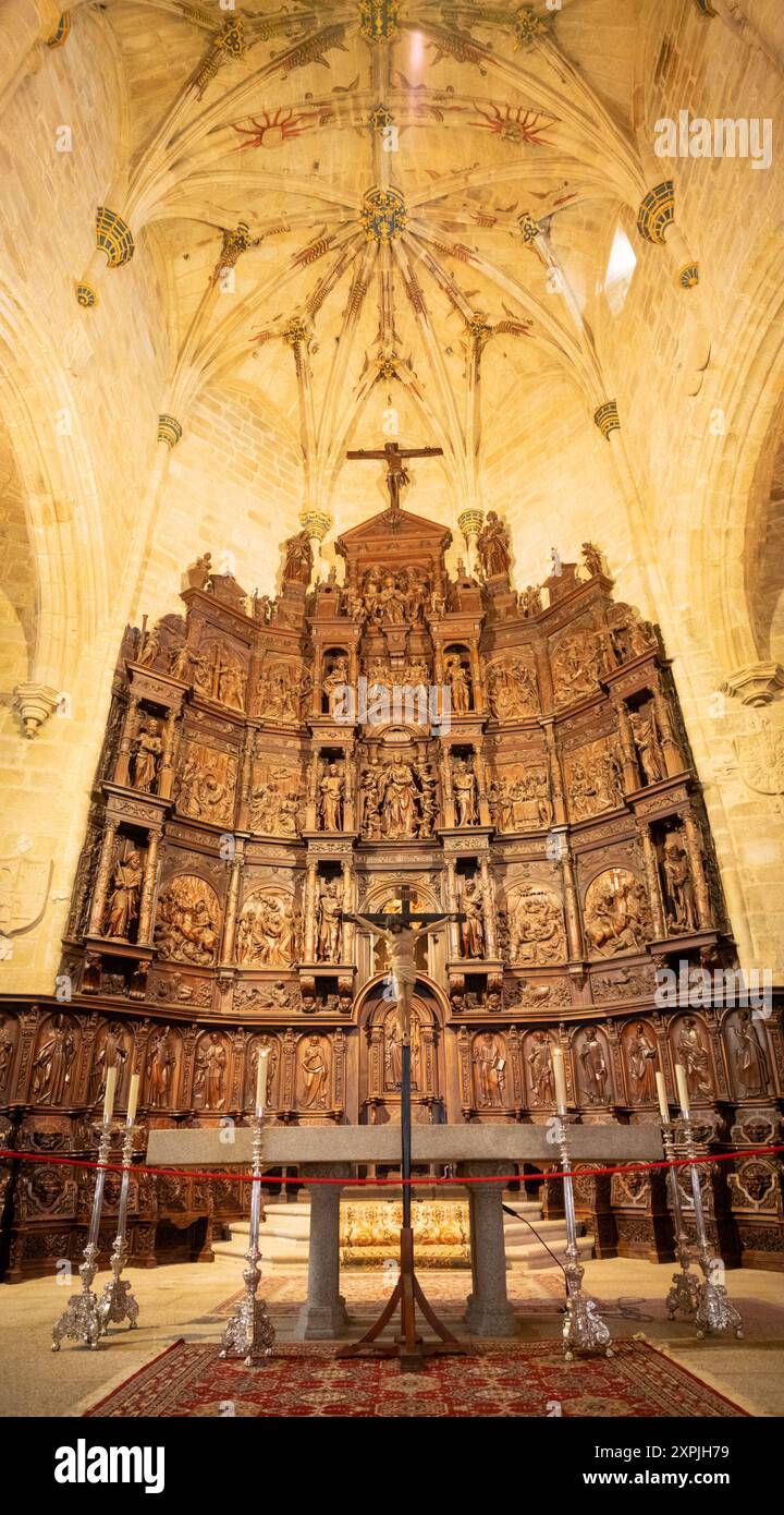 High altar of the Co-Cathedral of Santa Maria, Caceres Stock Photo - Alamy