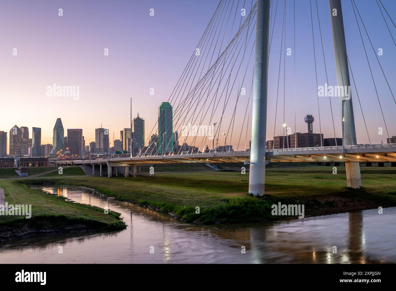Trinity river and dallas and trail hi-res stock photography and images ...