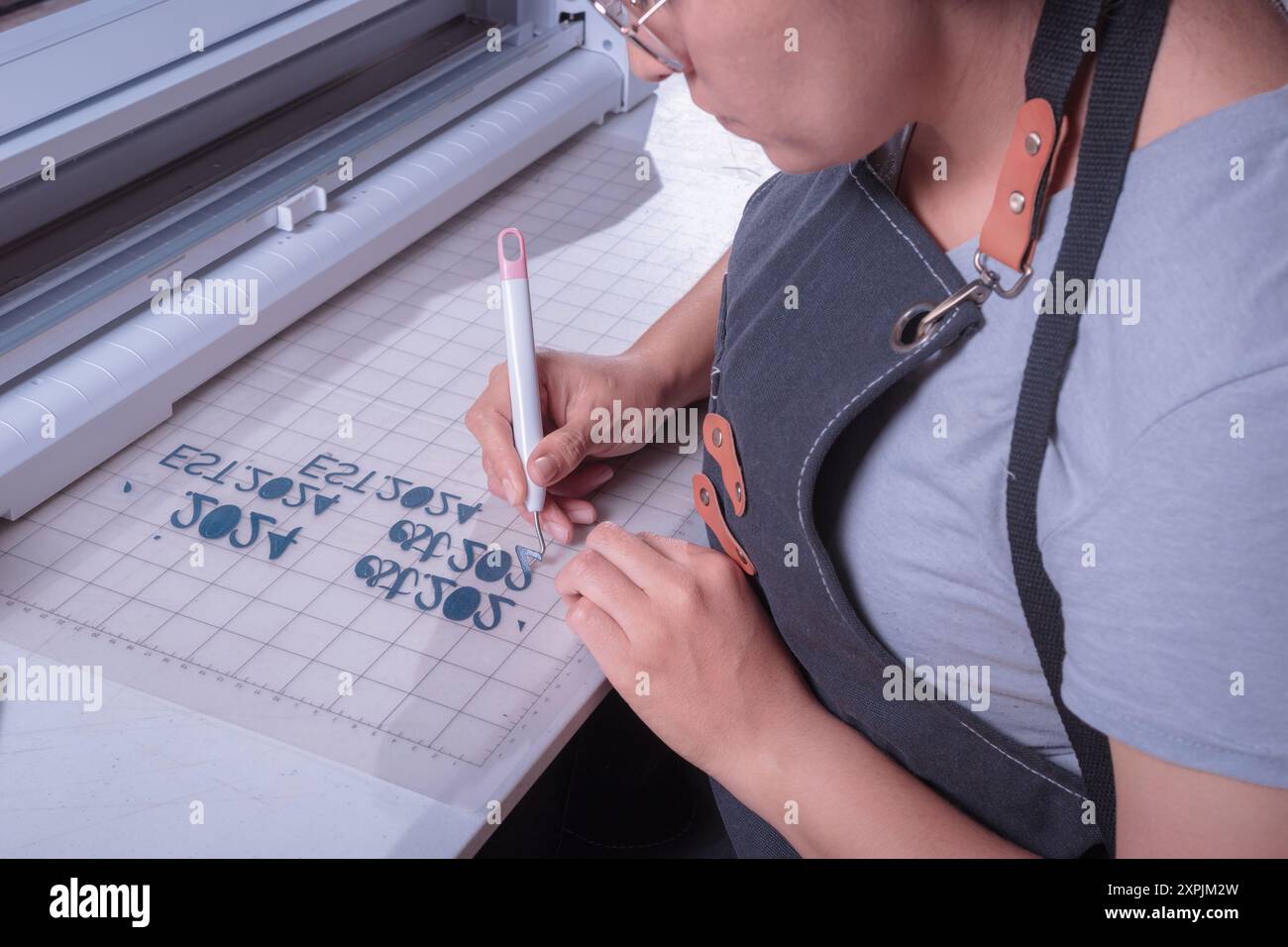 Cutting plotter machine hi-res stock photography and images - Alamy