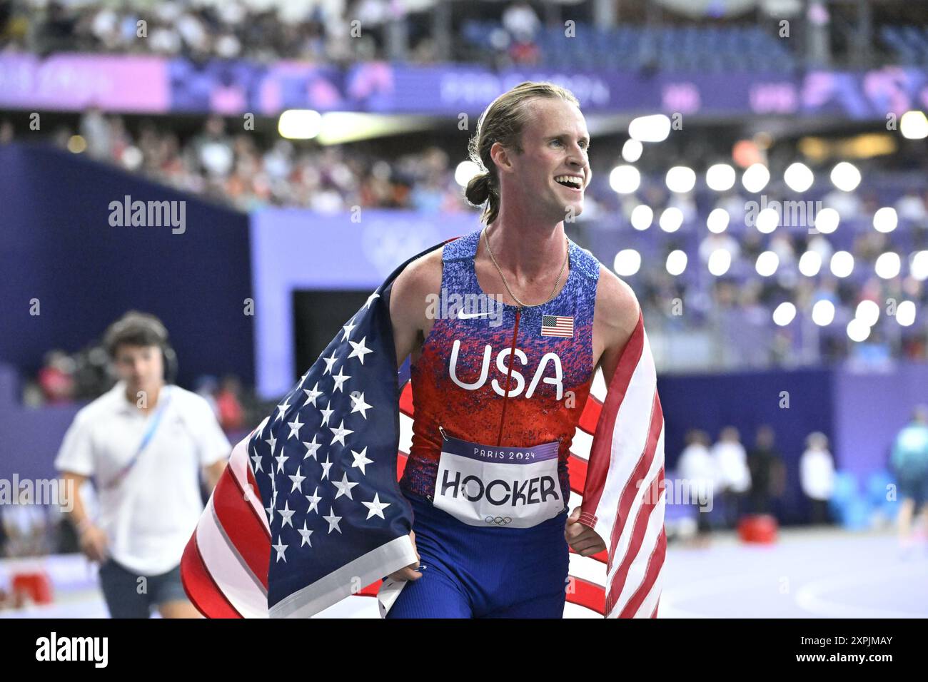 Paris, France. 06th Aug, 2024. Cole Hocker of United States celebrates ...