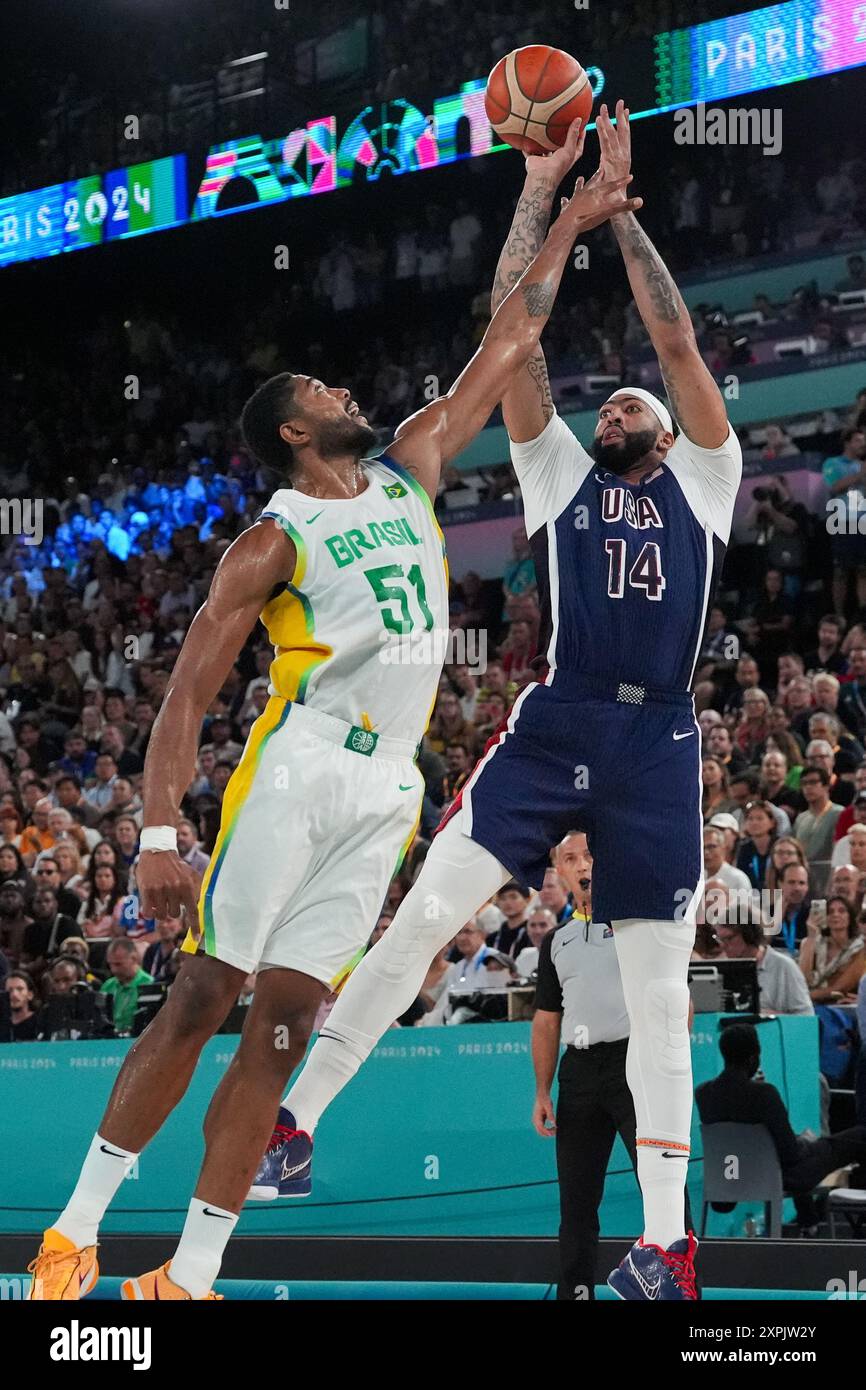 Paris, France. 06th Aug, 2024. Anthony Davis of the U.S. (14) gets off ...