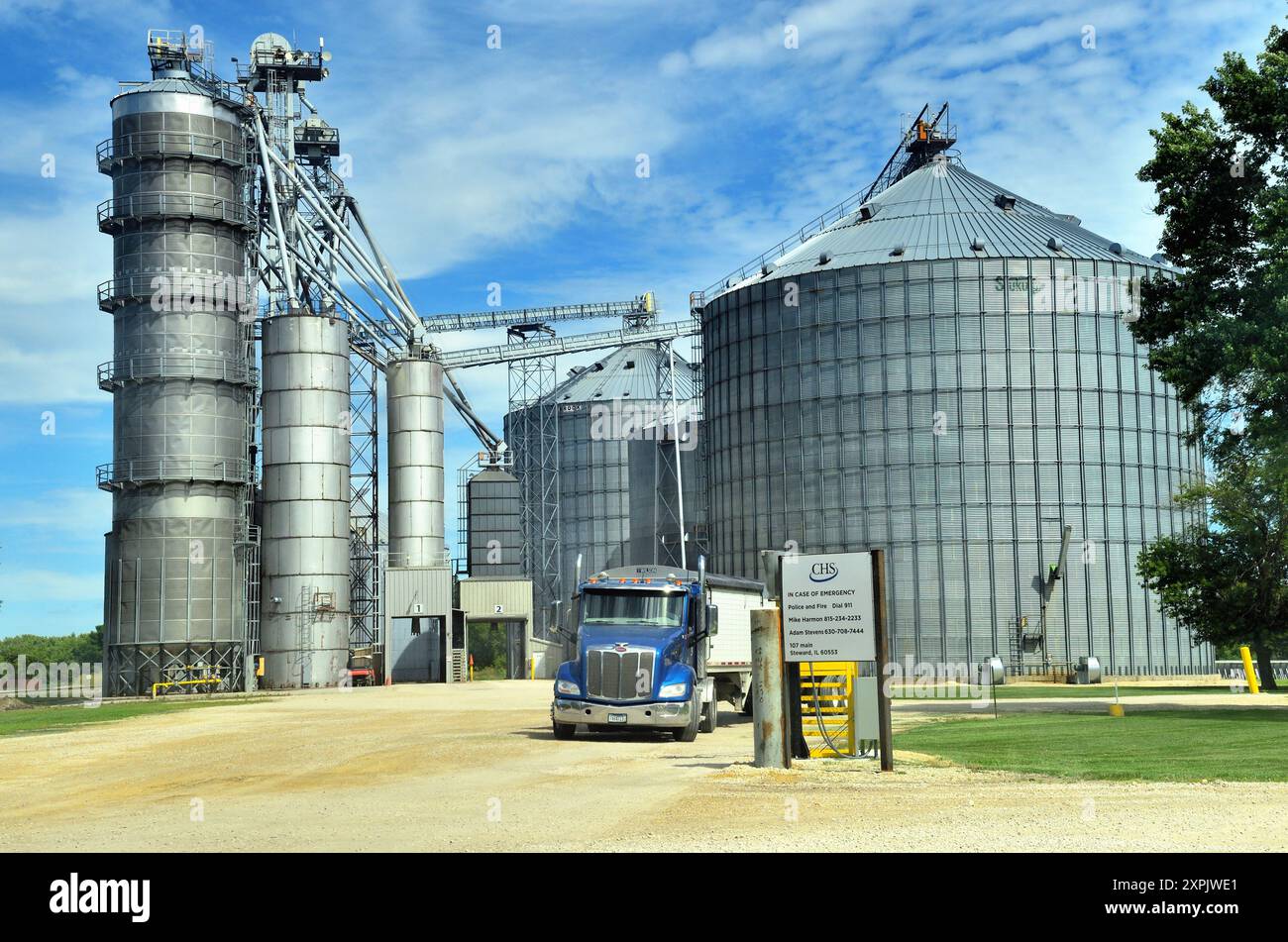 Steward, Illinois, USA. Storage elevators at a farmers cooperative ...