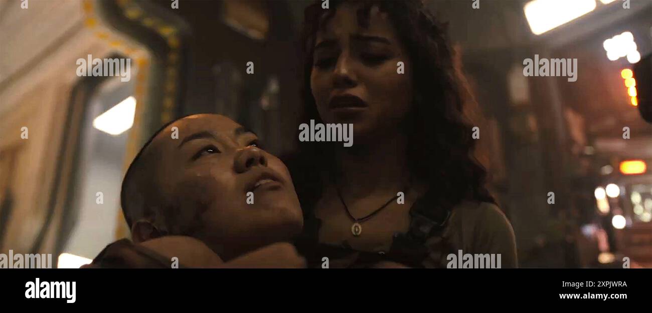 USA. Aileen Wu and Isabela Merced in Alien: Romulus (c)20th Century ...