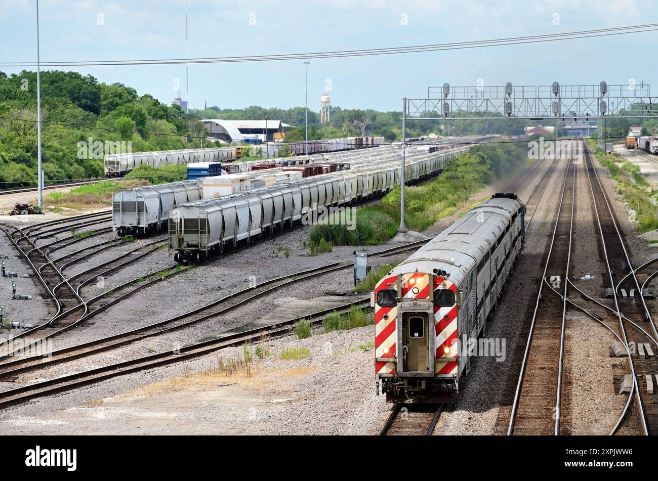 Aurora, Illinois, USA. A Metra commuter train destined for Chicago on a ...