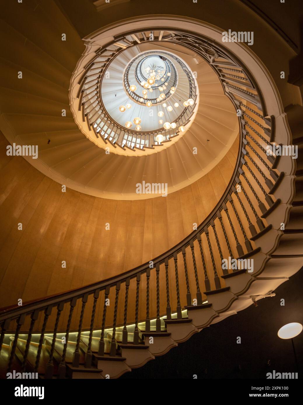 The Cecil Brewer Staircase, Heals Department Store Stock Photo - Alamy