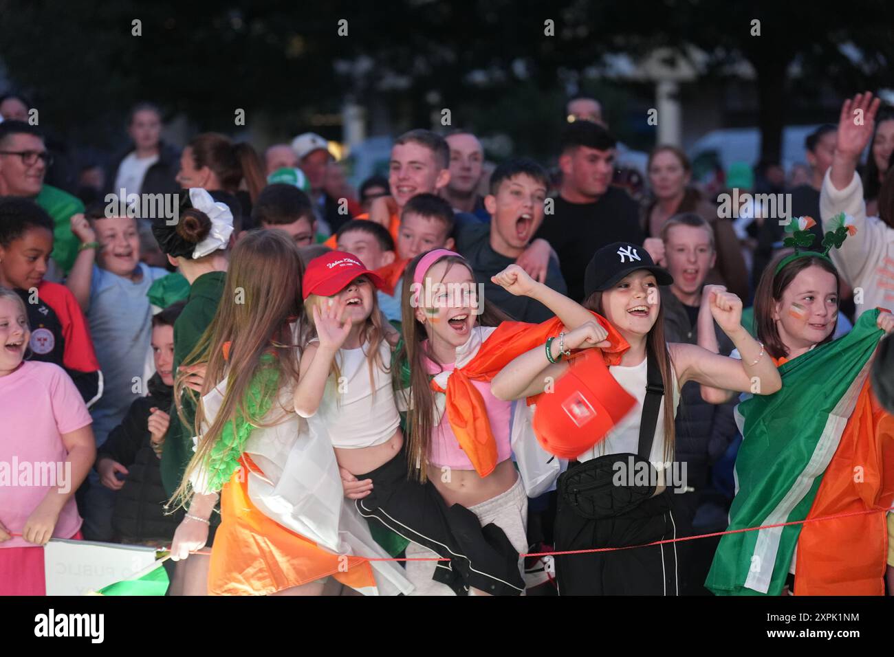 Fans watch Kellie Harrington's boxing final at Diamond Park Basketball ...
