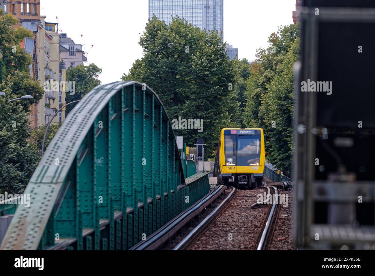 Station on elevated viaduct hi-res stock photography and images - Alamy