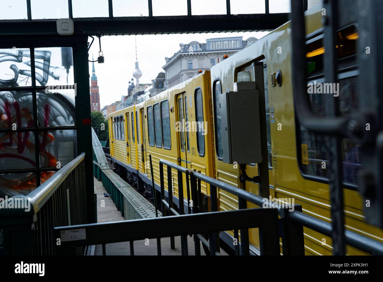 Class g hi-res stock photography and images - Alamy