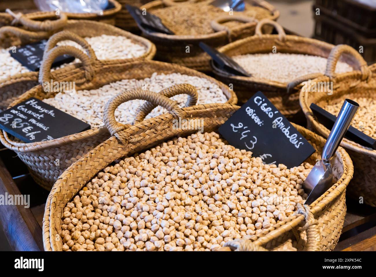 Pulses shop hi-res stock photography and images - Alamy