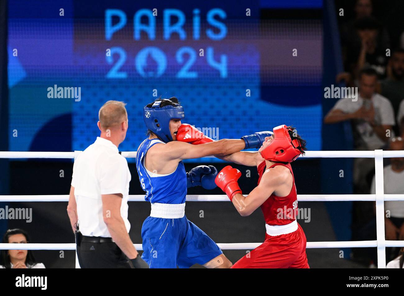 Paris, France. 06th Aug, 2024. Algerian boxer Imane Khelif and Thai ...