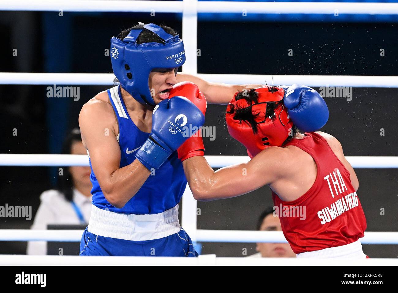 Paris, France. 06th Aug, 2024. Algerian boxer Imane Khelif (left) and ...