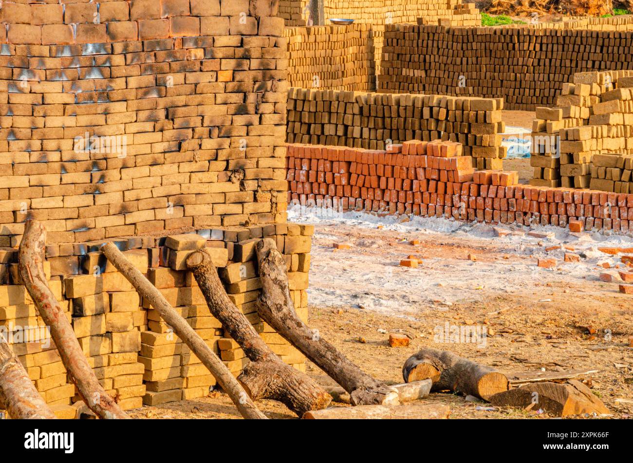 Traditional wood fired clay brick kiln in a village Stock Photo - Alamy