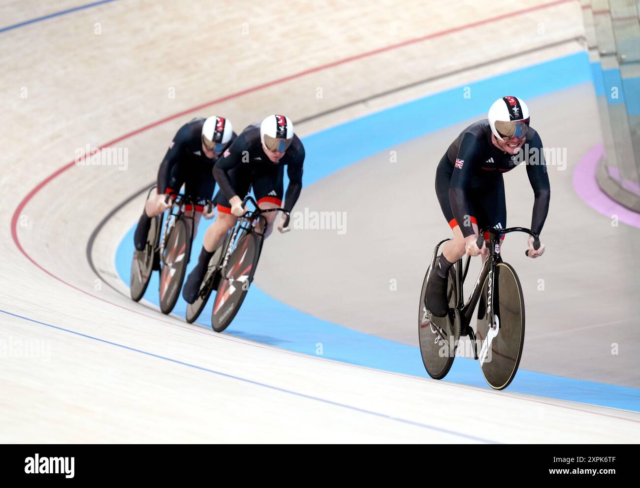 Paris, France. 6th Aug, 2024. Ed Lowe (front) of Britain and teammates ...