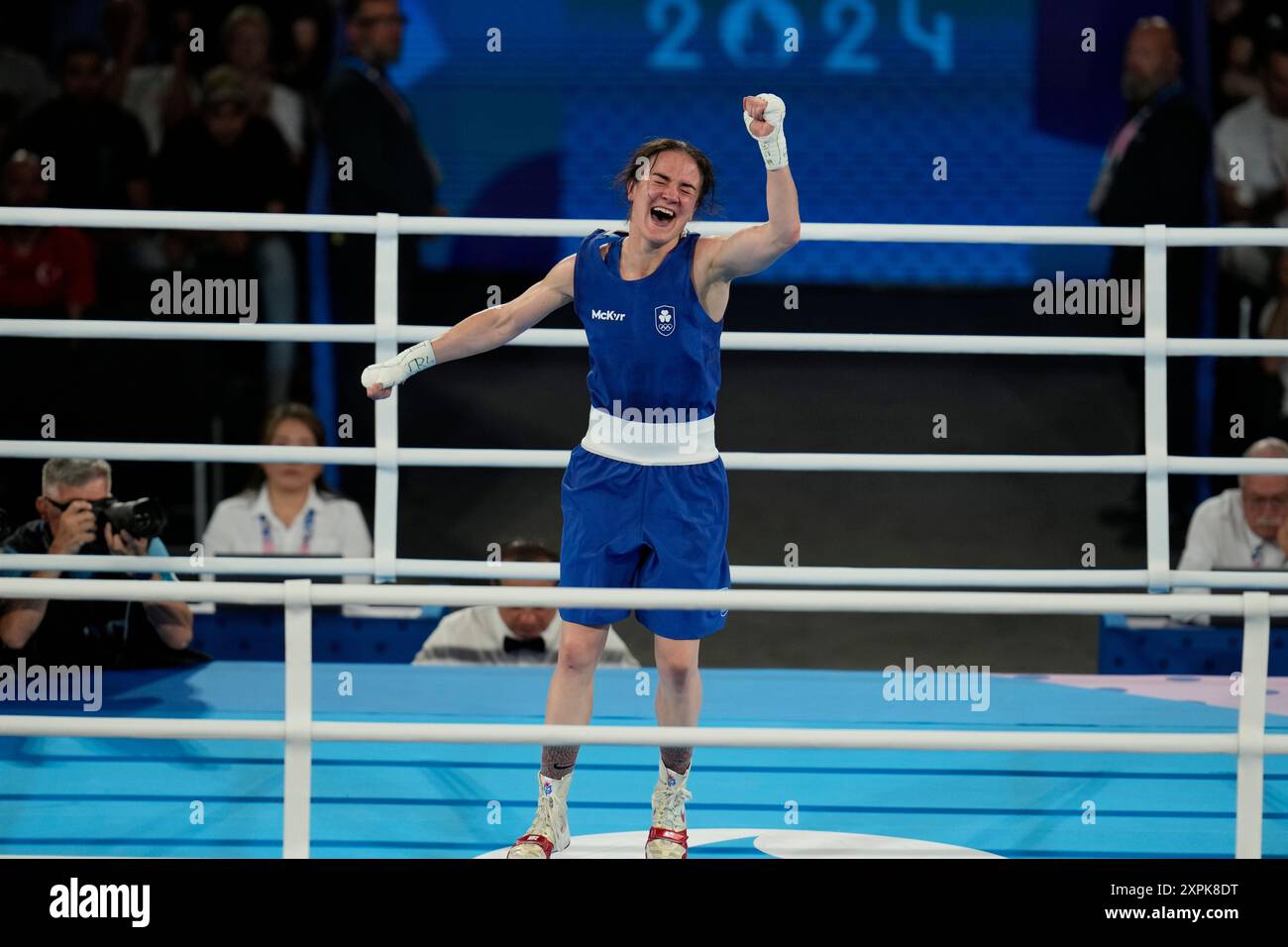 Ireland's Kellie Harrington celebrates winning gold after defeating ...
