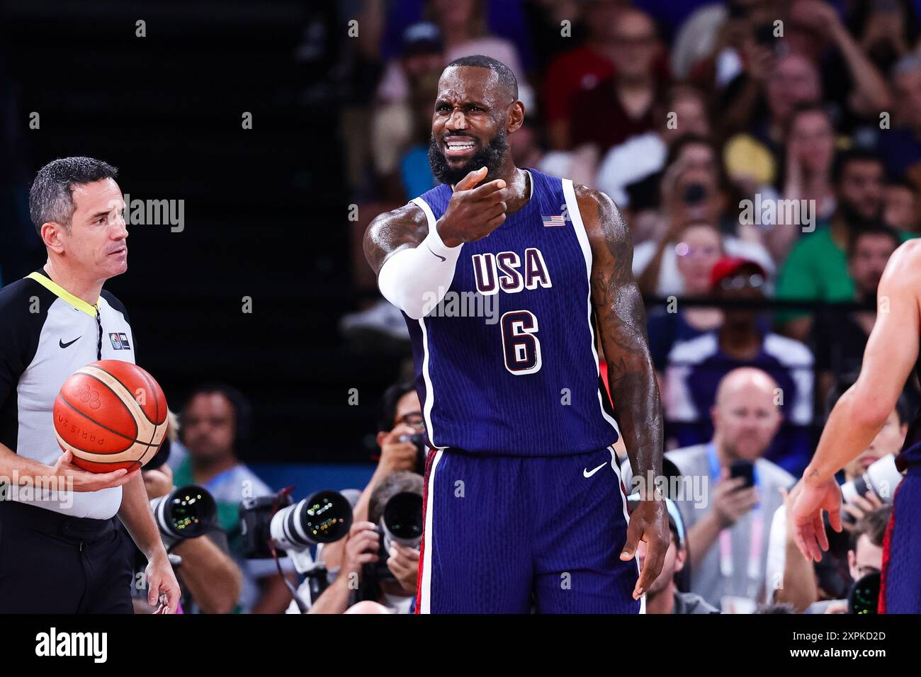 Lebron james team usa 2024 hi-res stock photography and images - Alamy