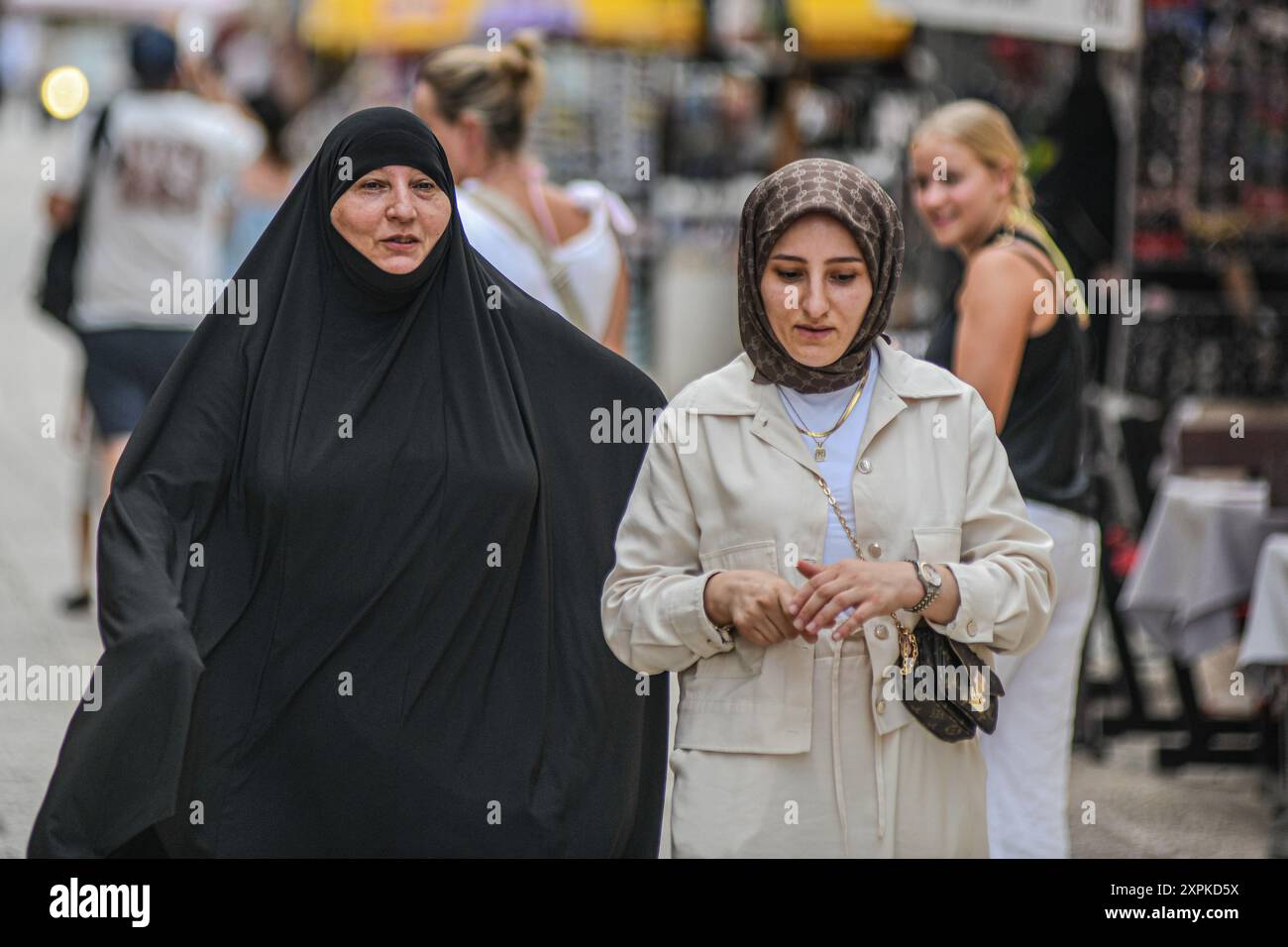 Women in mostar hi-res stock photography and images - Alamy