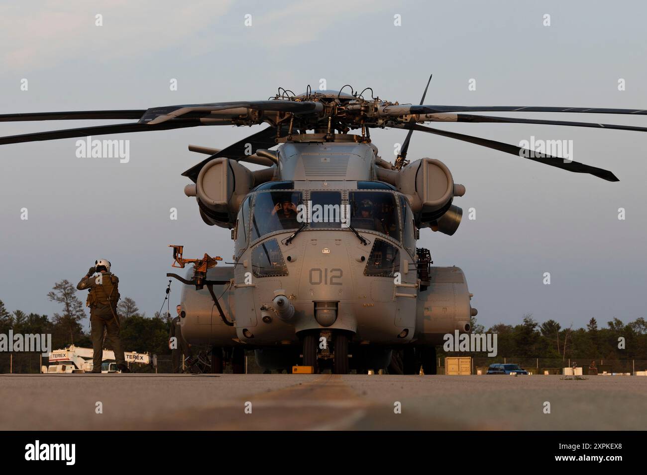 U.S. Marine Corps pilots assigned to Marine Heavy Helicopter Squadron ...