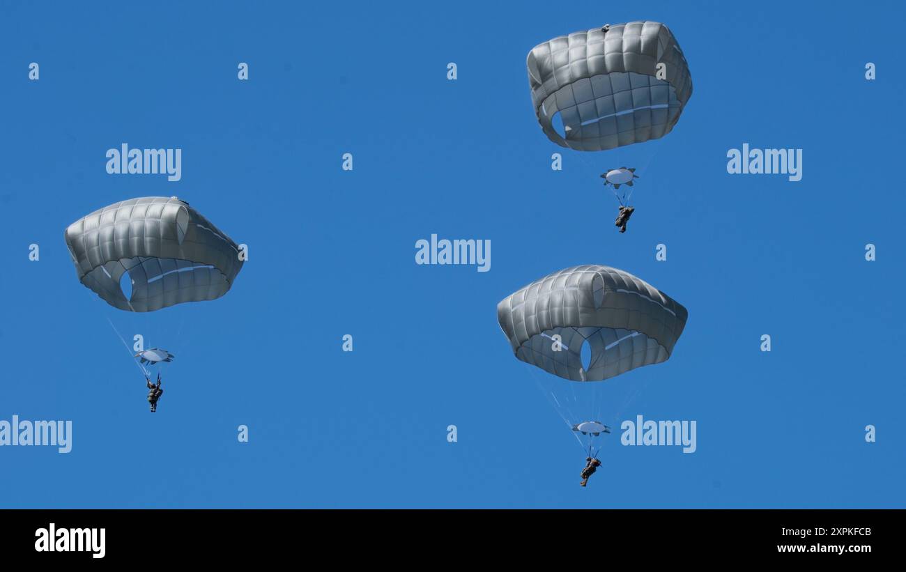 U.S. Army soldiers assigned to 2nd Infantry Brigade Combat Team ...