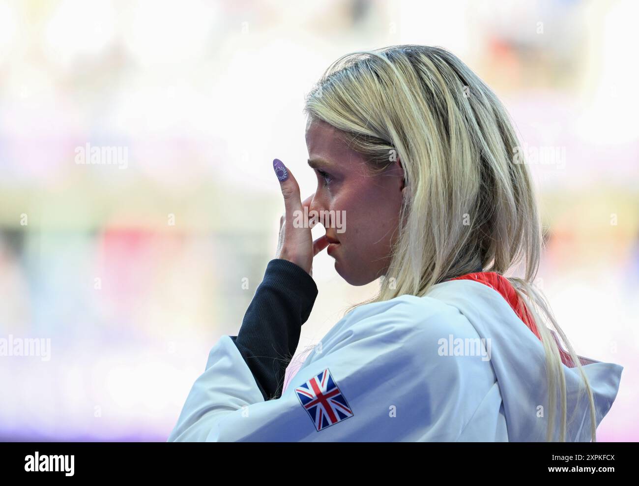 Keely hodgkinson medal hi-res stock photography and images - Alamy