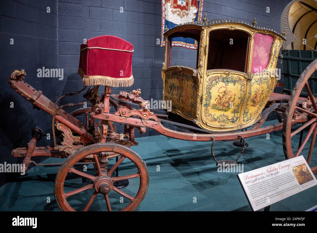 Mid century car design hi-res stock photography and images - Alamy